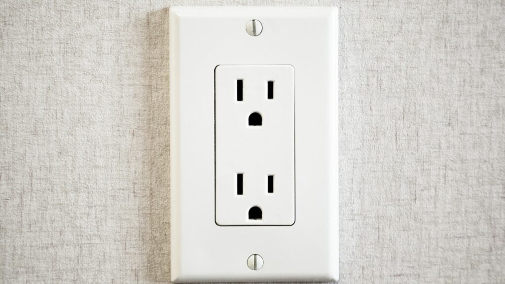 Outlet With Two Hot Wires (Is It Safe & Ways To Connect It ...
