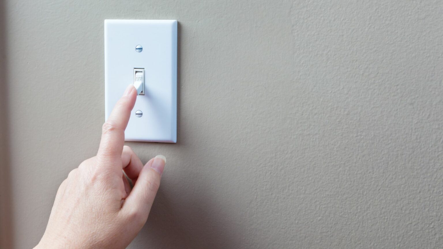 4 Reasons Light Bulb Not Turning Off (Fixed!) – PortablePowerGuides